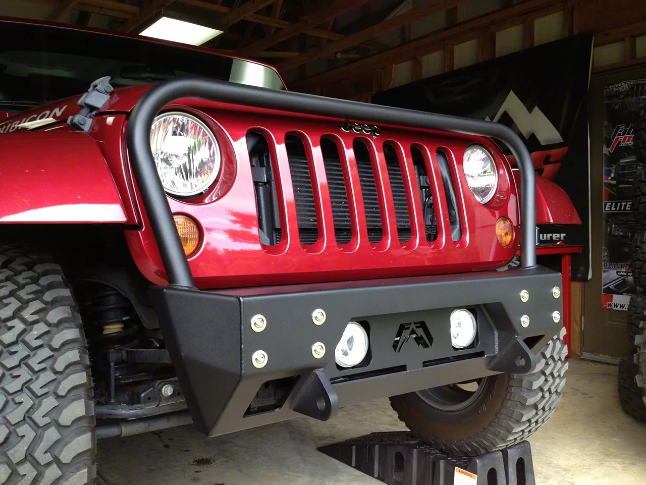 Fab Fours Jeep Wrangler Full Metal Jacket Stubby Winch Bumper with Full ...