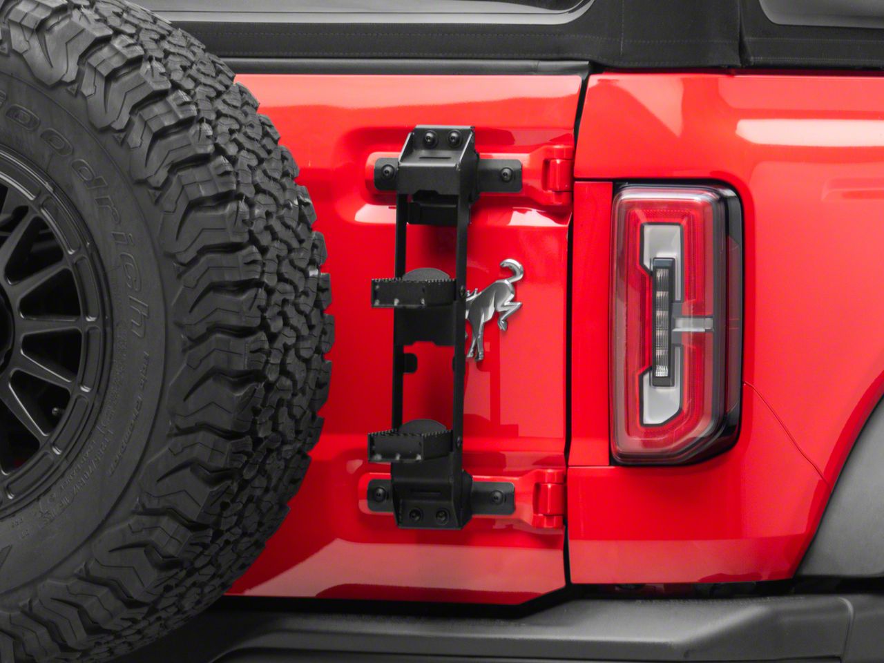 RedRock Bronco Tailgate Mounted Foldable Rear Step FB39828 (21-25 ...